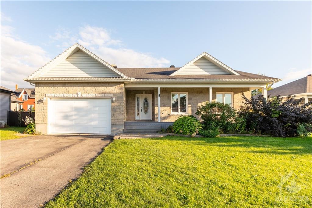 5 WINTONIA Drive , Winchester