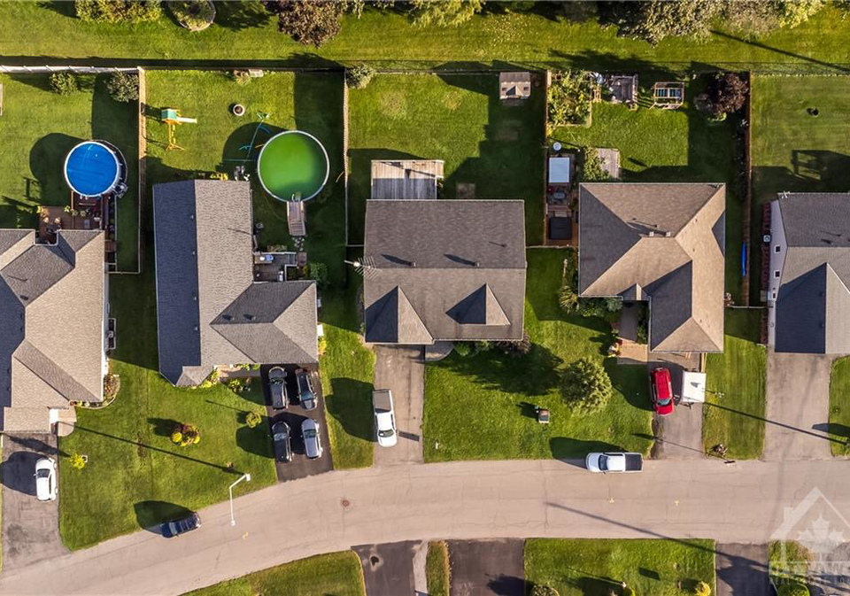 5 WINTONIA Drive , Winchester