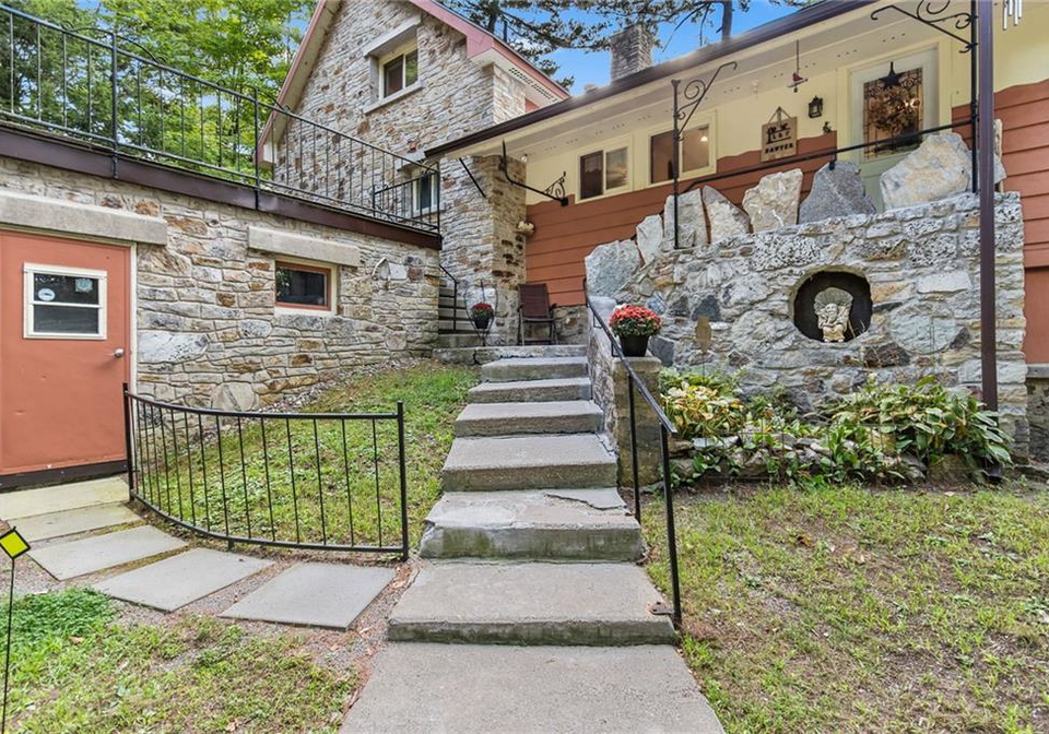 16 Lower Beverley Lake Road 5, Delta