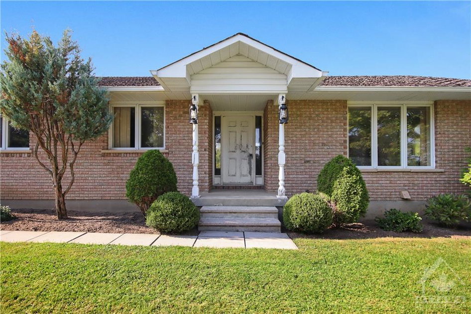 6538 MCCORDICK Road , North Gower