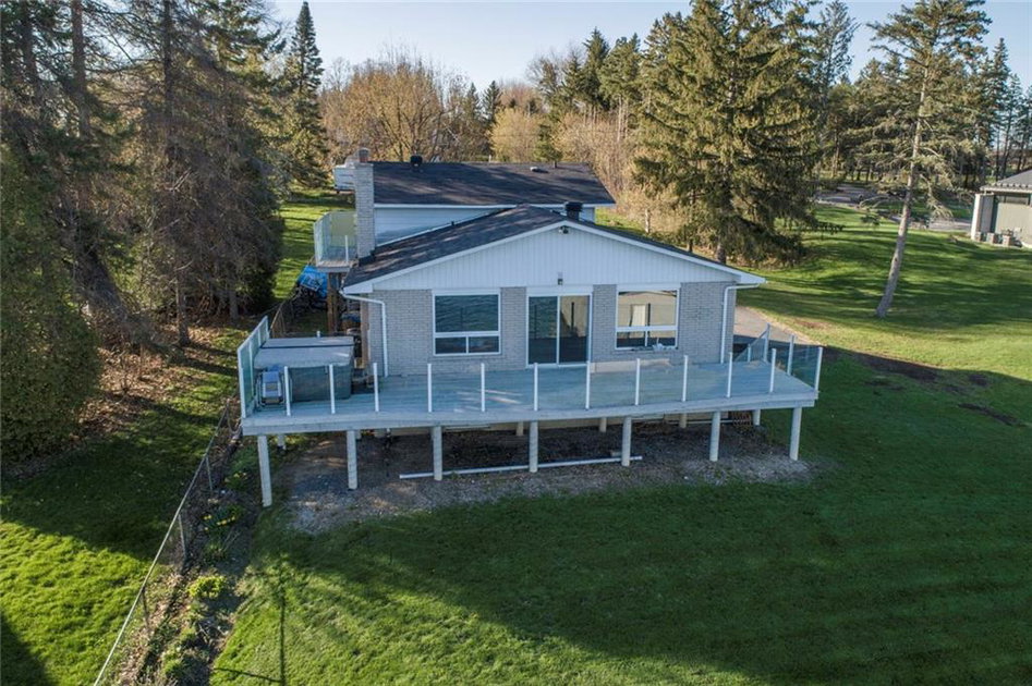 19072 County Road 2, Summerstown