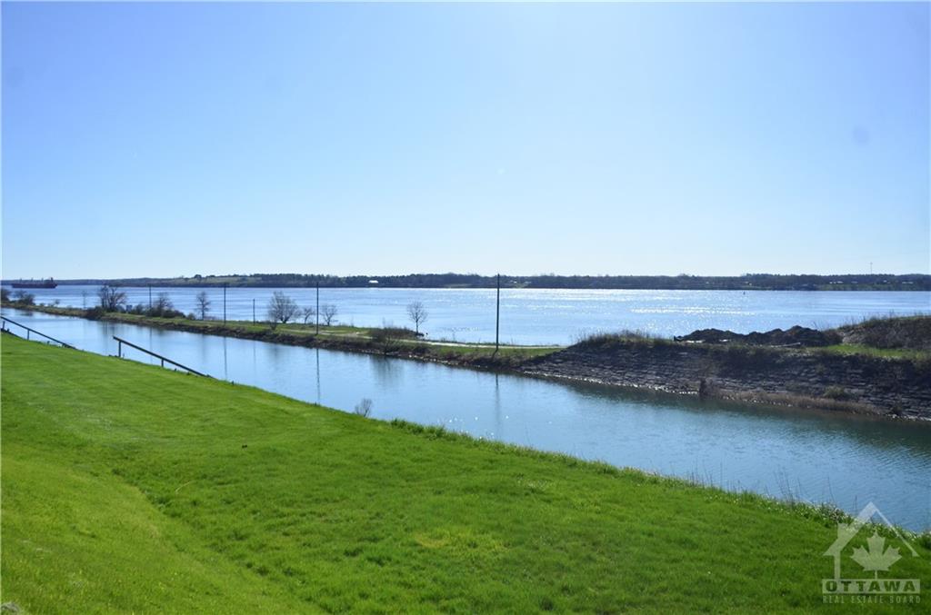 409 County Road 2, Cardinal