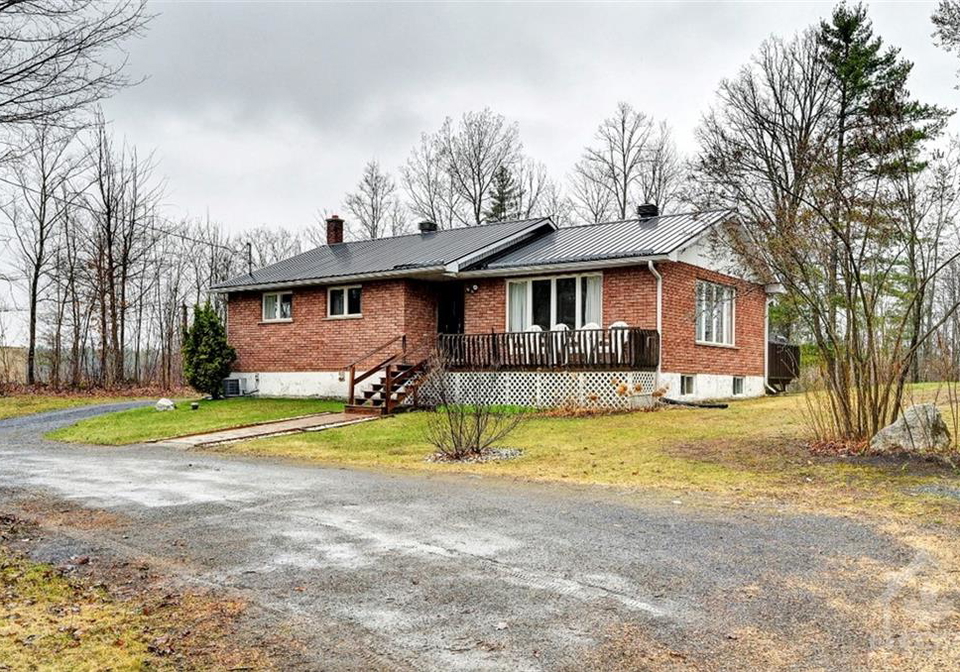 5010 Calabogie Road, Calabogie