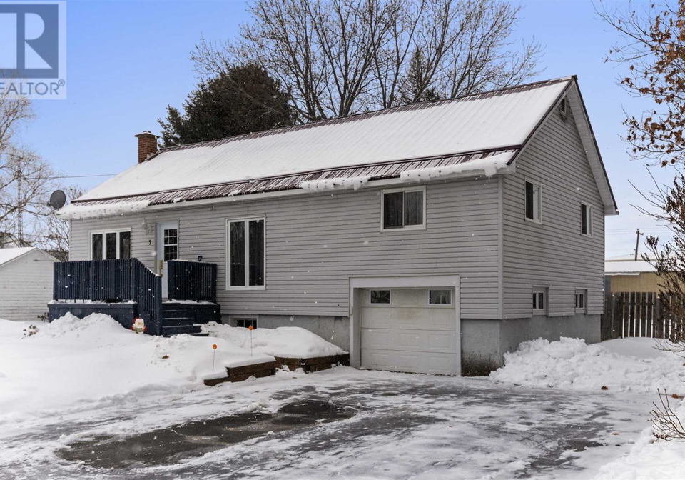 5-forest-st-iron-bridge-ontario-sm260113