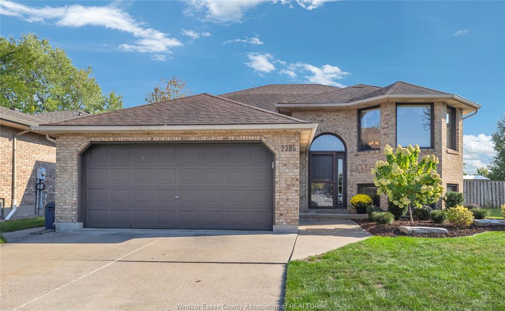 2395 Youngstown Street, LaSalle